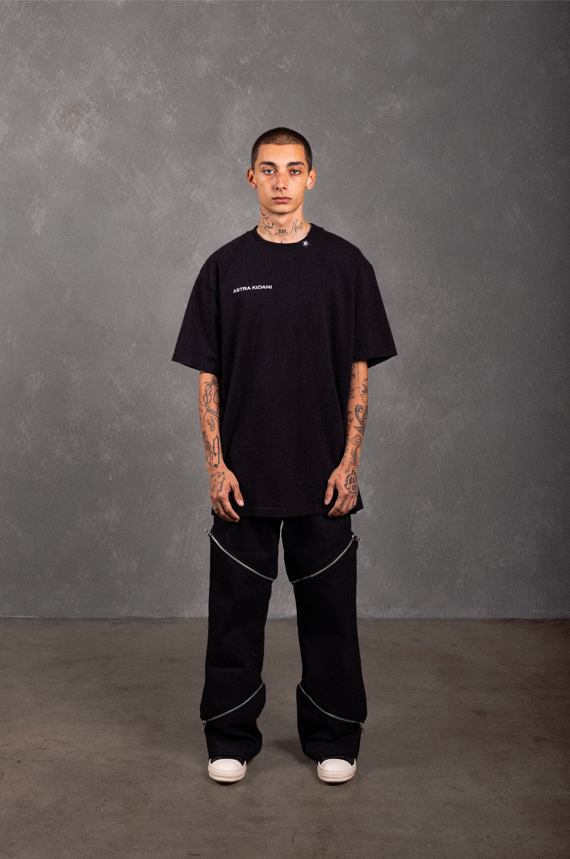 SIGNATURE TEE – ASTRA KIDANI